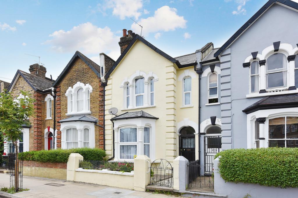 Marcon Place, London E8 3 bed terraced house - £1,100,000