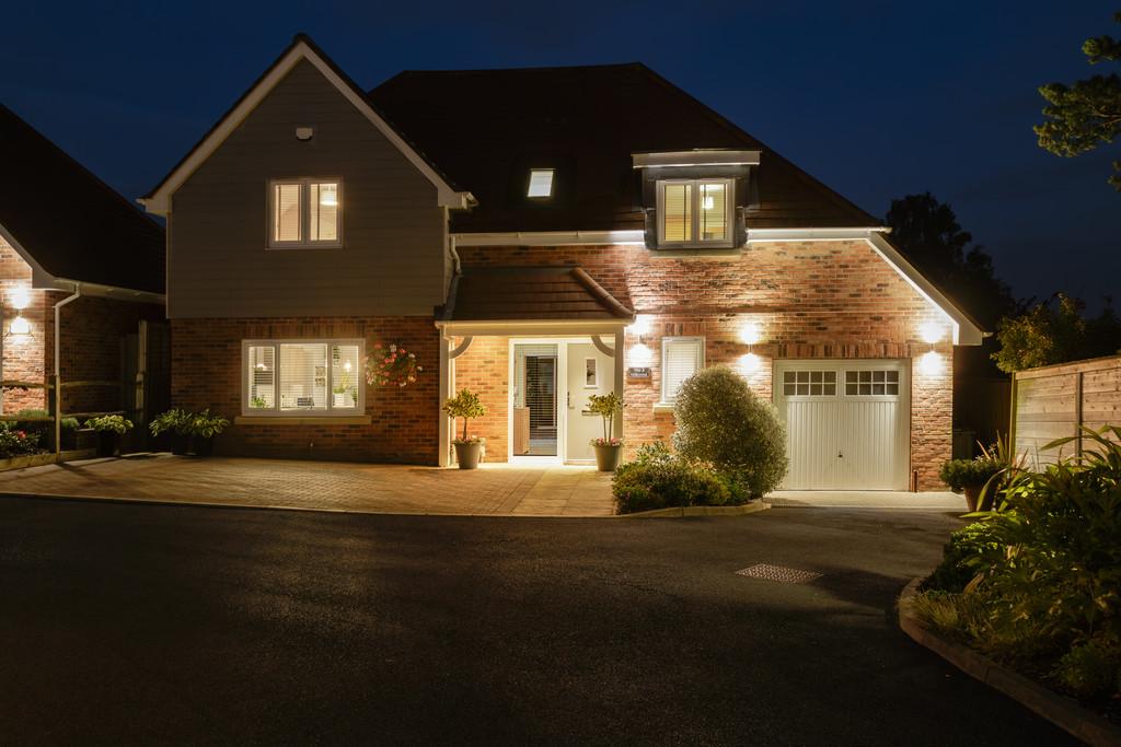 Copperview Mews, Waterlooville PO8 3 bed detached house - £689,950