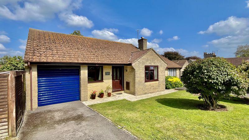 Manor Farm, Chard, Somerset TA20 3 bed detached bungalow for sale - £ ...