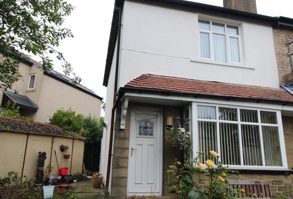 Grange Crescent, Riddlesden... 2 bed semi-detached house - £125,000