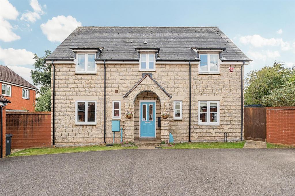 Pear Tree Way, Wellington 4 bed detached house - £485,000