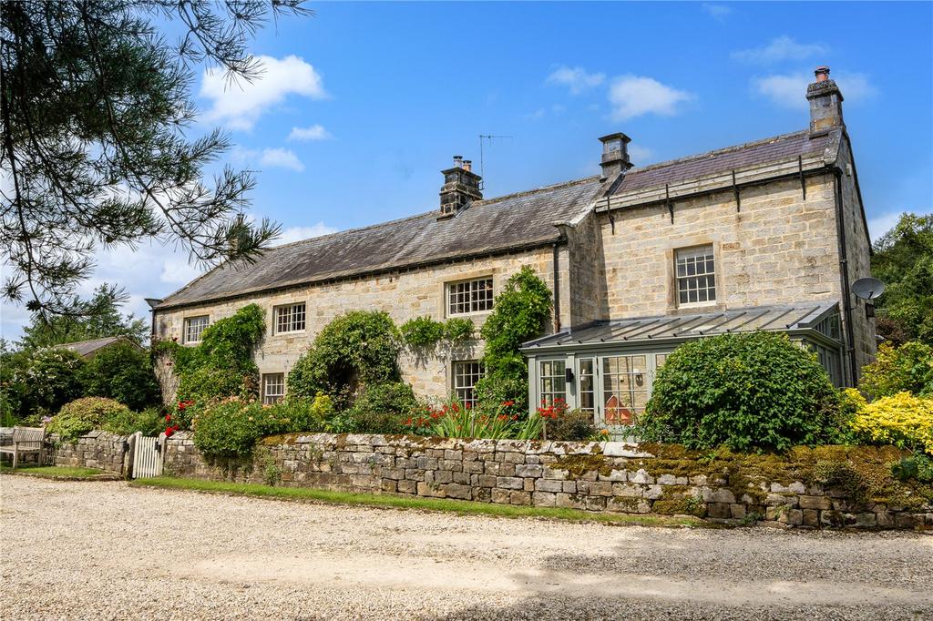 Birchfield Farm, Harrogate, North... 5 bed equestrian property - £1,500,000