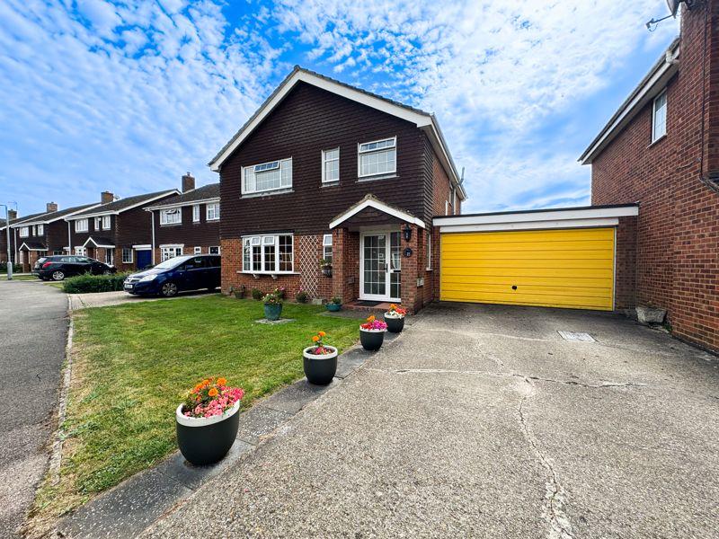Home Farm Way, Westoning MK45 4 bed detached house - £650,000