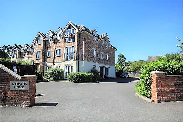Merston House, Emmer Green RG4 2 bed apartment - £1,400 pcm (£323 pw)