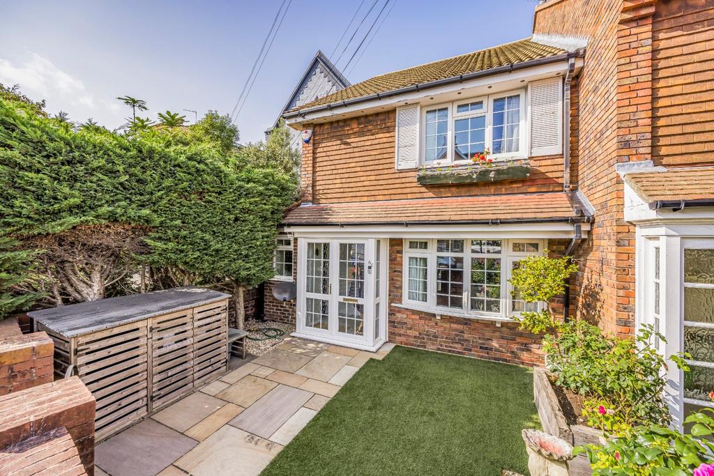 Wilson Grove, Hampshire PO5 3 bed end of terrace house for sale - £499,995