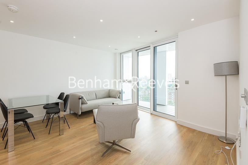 Wandsworth Road, Nine Elms SW8 1 bed apartment - £3,000 pcm (£692 pw)