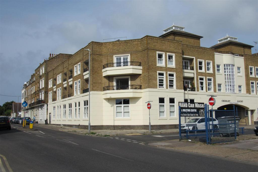 Chislet Court, Pier Avenue, Herne Bay 1 bed retirement property - £135,000