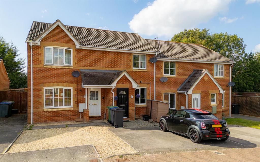 Primrose Drive, Melksham SN12 2 bed terraced house - £215,000