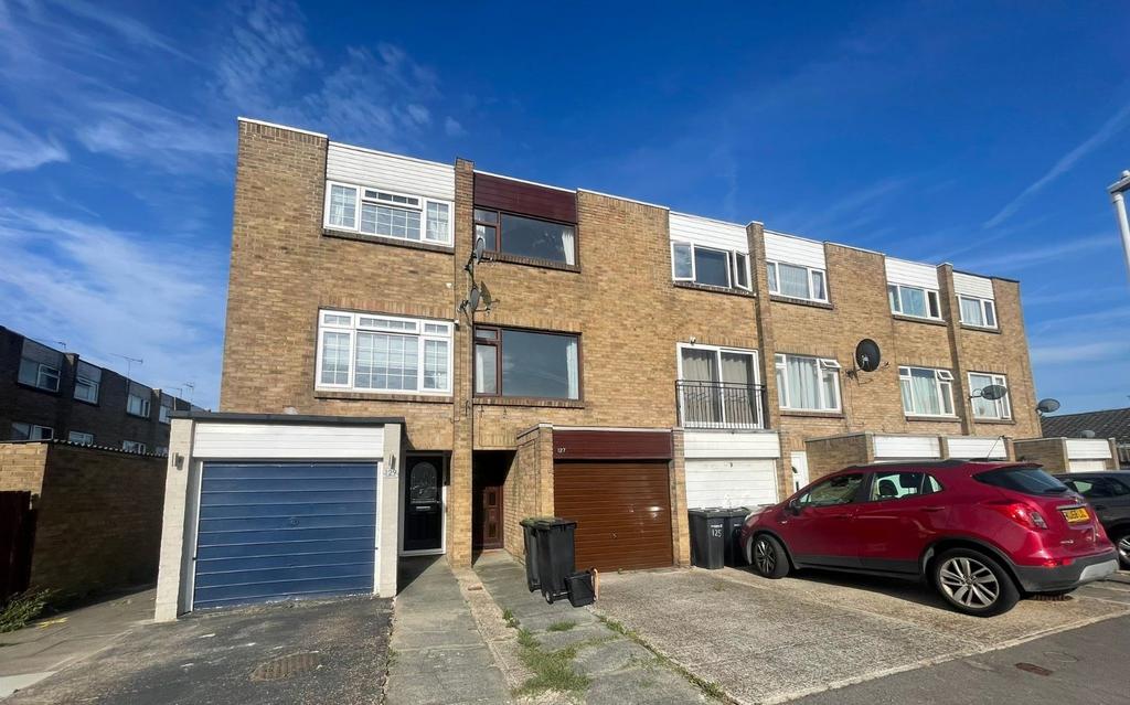 Mulberry Road, Northfleet, Kent, DA11 3 bed terraced house - £290,000