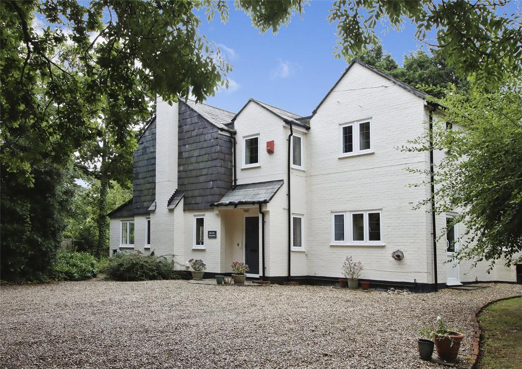 Poles Lane, Lymington, Hampshire, SO41 4 bed detached house - £875,000