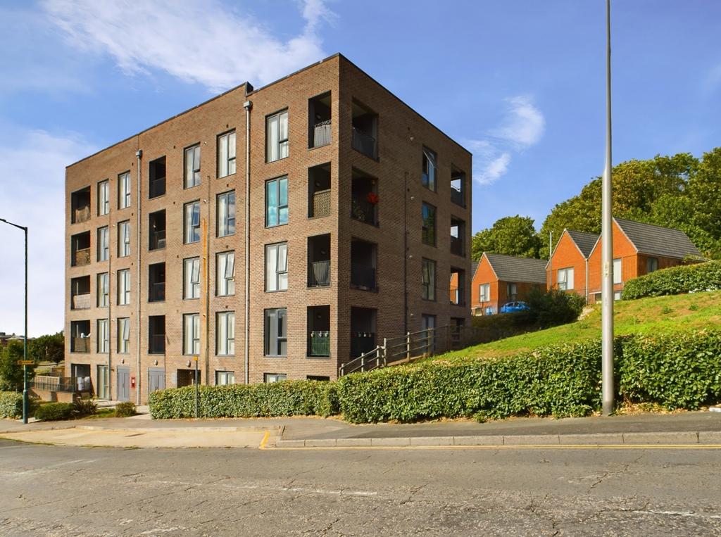 HAWKE HOUSE, CHATHAM ME4 2 bed apartment - £180,000