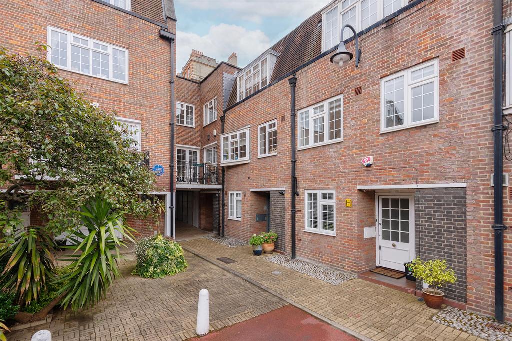 Robert Close, Maida Vale, London, W9 3 bed terraced house - £4,000 pcm ...