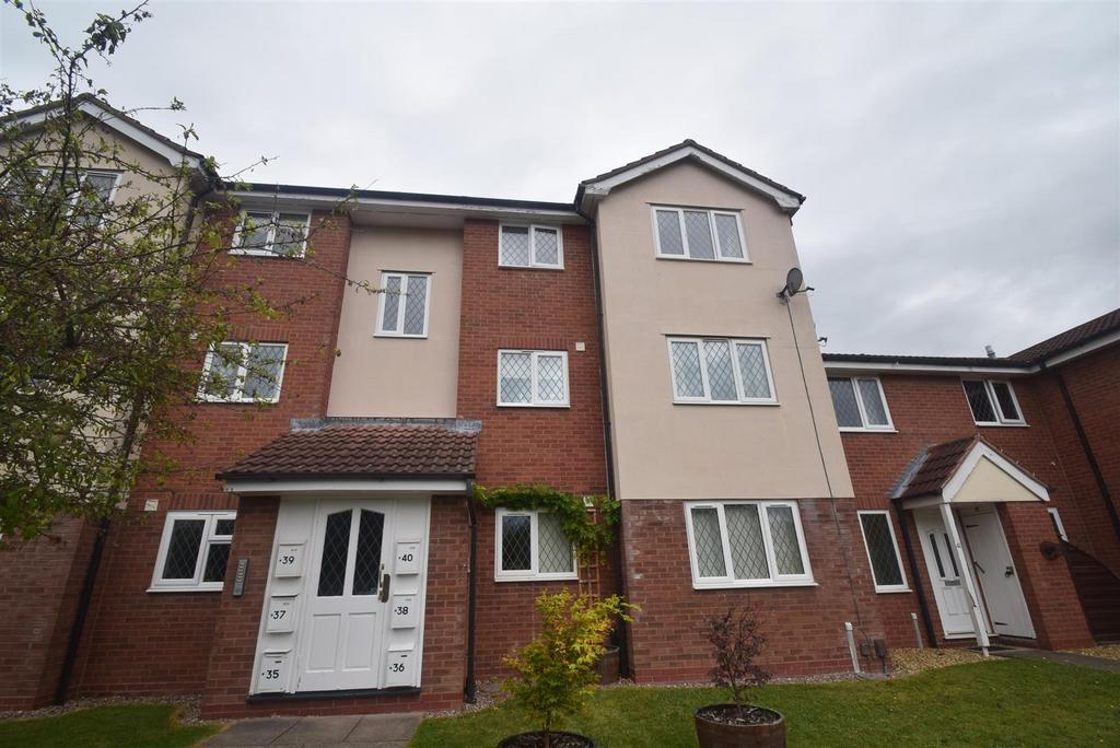 Underhill Close, Newport 2 bed flat - £115,000