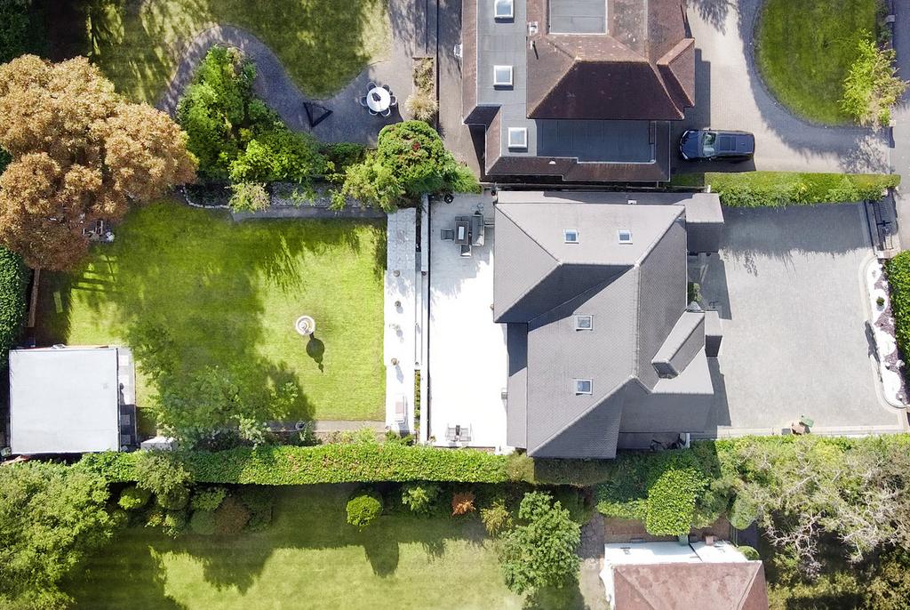 The Downsway, Sutton, SM2 7 bed detached house - £2,000,000