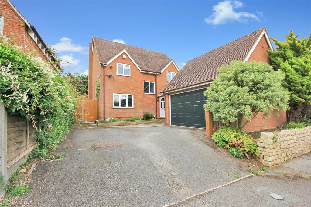 High Street, Souldrop MK44 4 bed detached house - £500,000