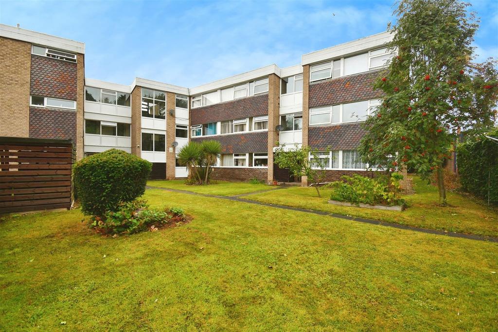 St. Marys Mount, Cottingham 1 bed apartment - £82,500