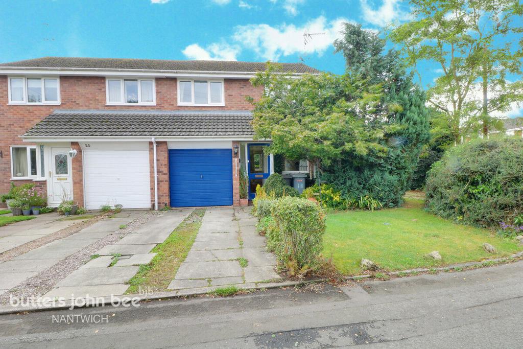 Rectory Close, Crewe 3 bed semi-detached house - £175,000
