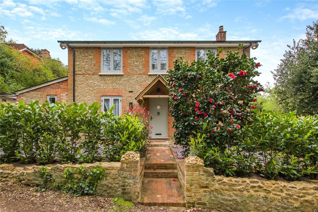 Bourne Grove Close, Lower Bourne... 4 bed detached house - £1,395,000