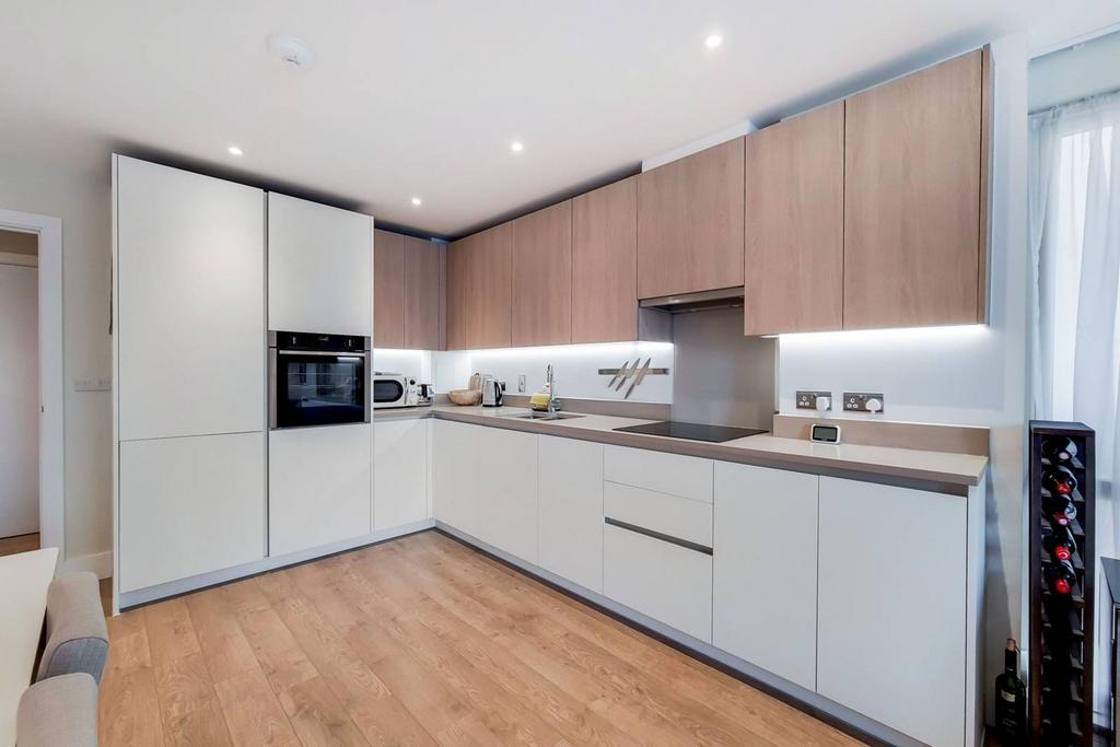 Anderson Square, E3, Bow, LONDON, E3 2 bed flat - £2,750 pcm (£635 pw)