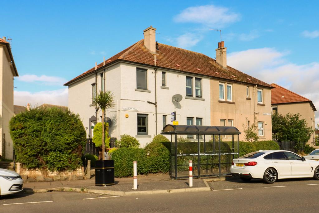 Kinghorn Road, Kirkcaldy, KY1 2 bed flat - £89,995