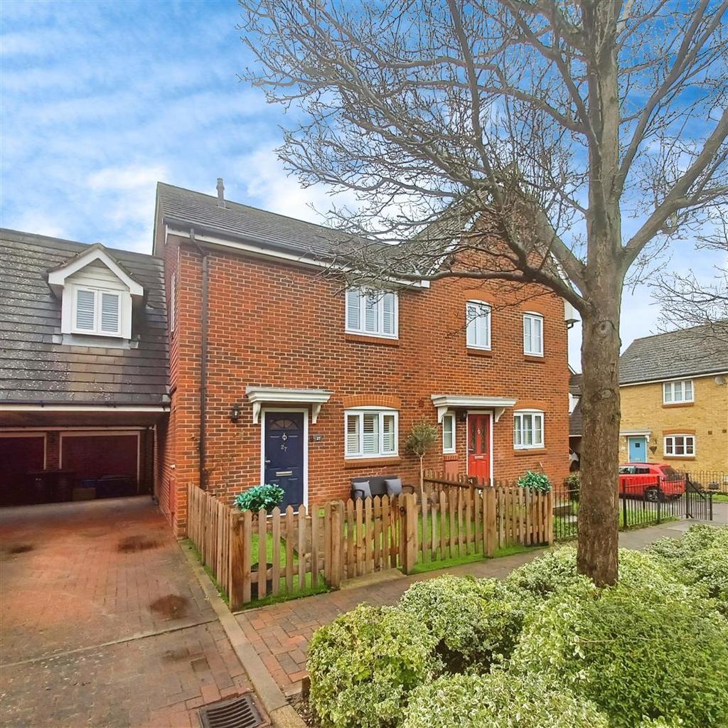 Demelza Close, Cuxton, Rochester 3 bed terraced house - £400,000