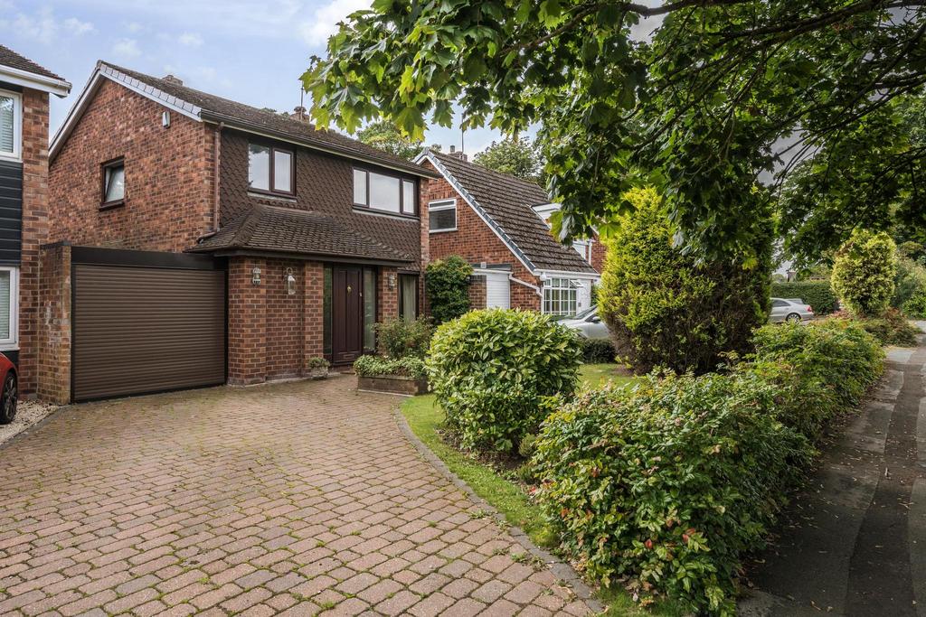 Dean Road, Handforth, Wilmslow 4 bed link detached house - £425,000