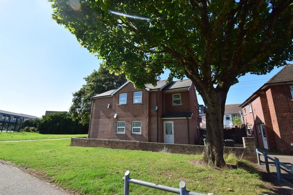 Burt Street, Cardiff 2 bed flat - £1,100 pcm (£254 pw)