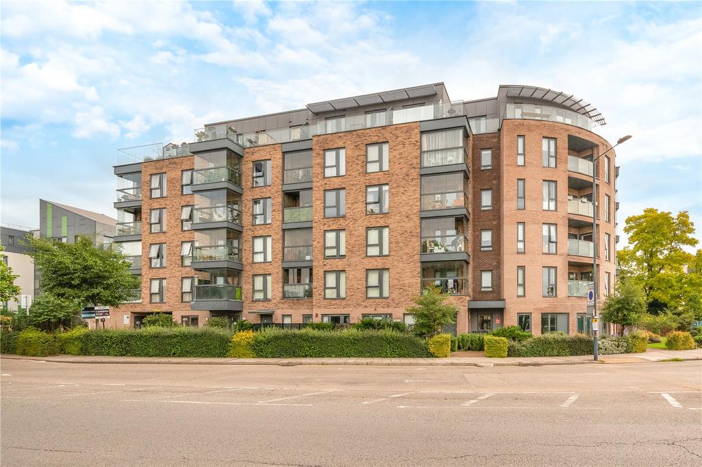 Neasden Lane, London NW10 1 bed apartment - £325,000