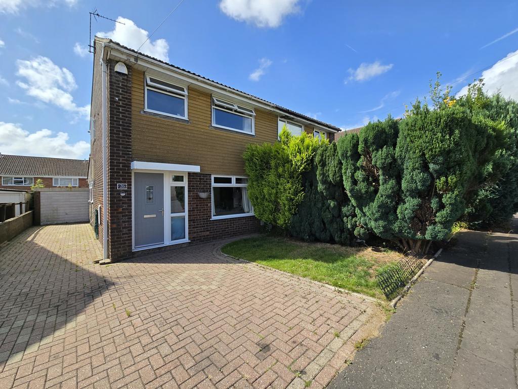 Andover Close, Barry 3 bed semi-detached house - £300,000