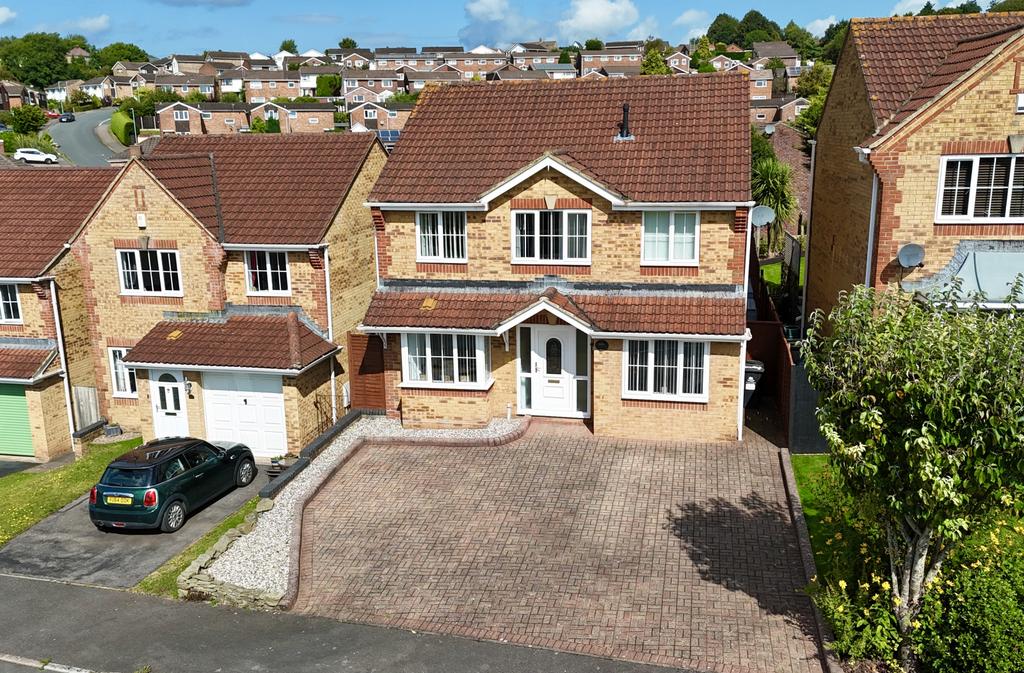 Tiberius Avenue, Lydney, GL15 5PD 4 bed detached house - £370,000