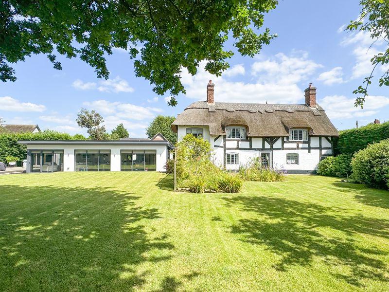 Park Road, Alrewas, DE13 7AJ 5 bed detached house for sale - £1,000,000