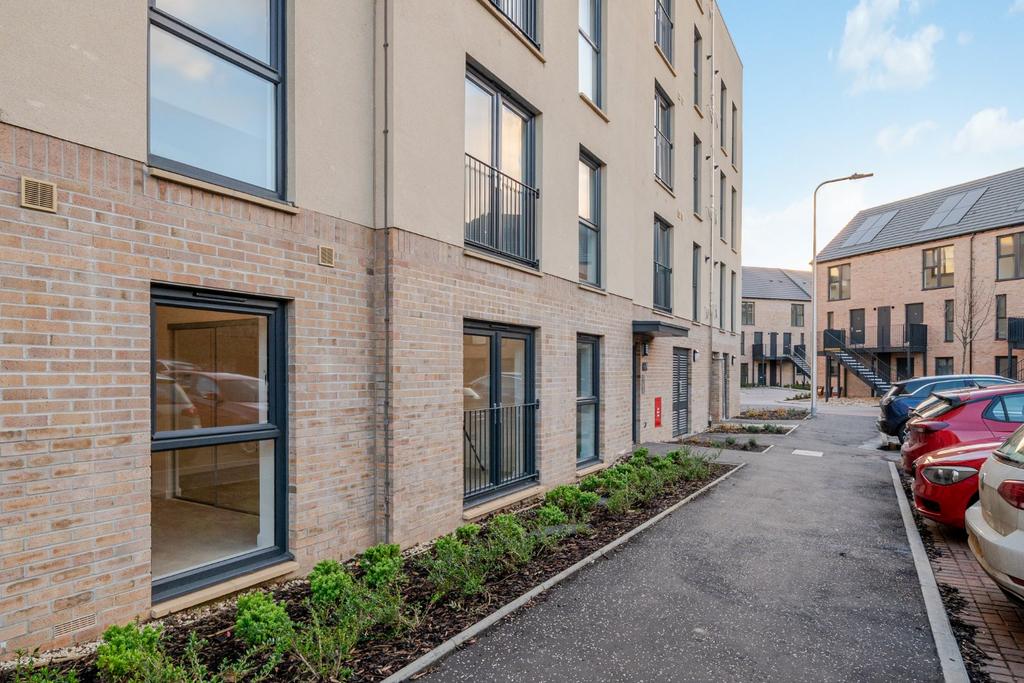 Kilpatrick Grove, Edinburgh, EH6 3 bed flat - £1,500 pcm (£346 pw)
