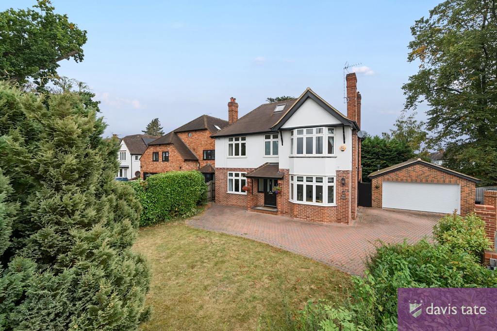 Wokingham Road, Reading RG6 5 bed detached house - £1,100,000