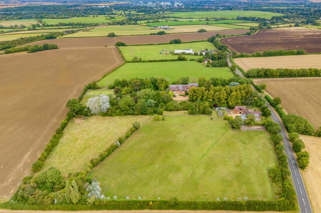Offord Road, Huntingdon PE29 3 bed detached house for sale - £850,000