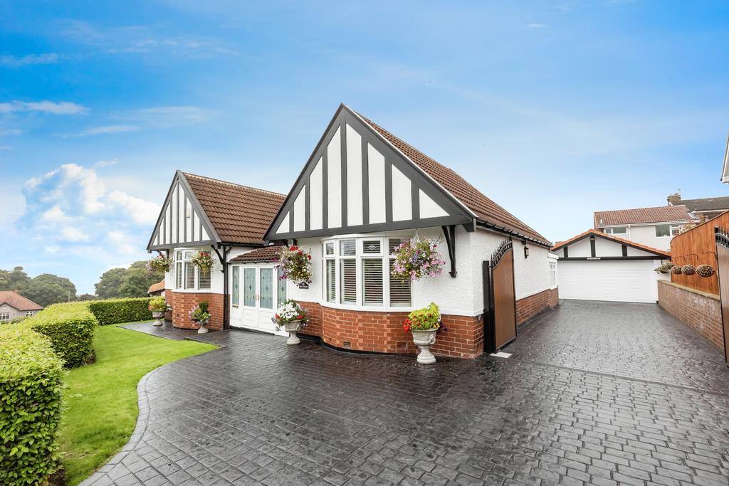 Dunston Bank, Gateshead NE11 3 bed bungalow - £410,000