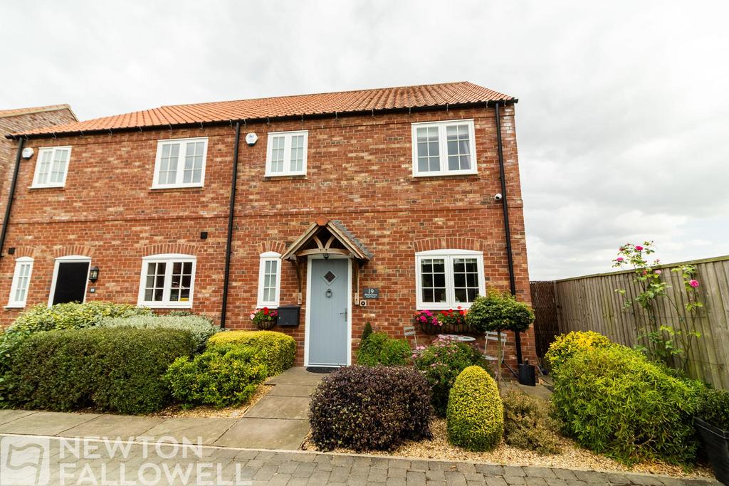 Blossom Grove, Retford DN22 3 bed semi-detached house for sale - £240,000
