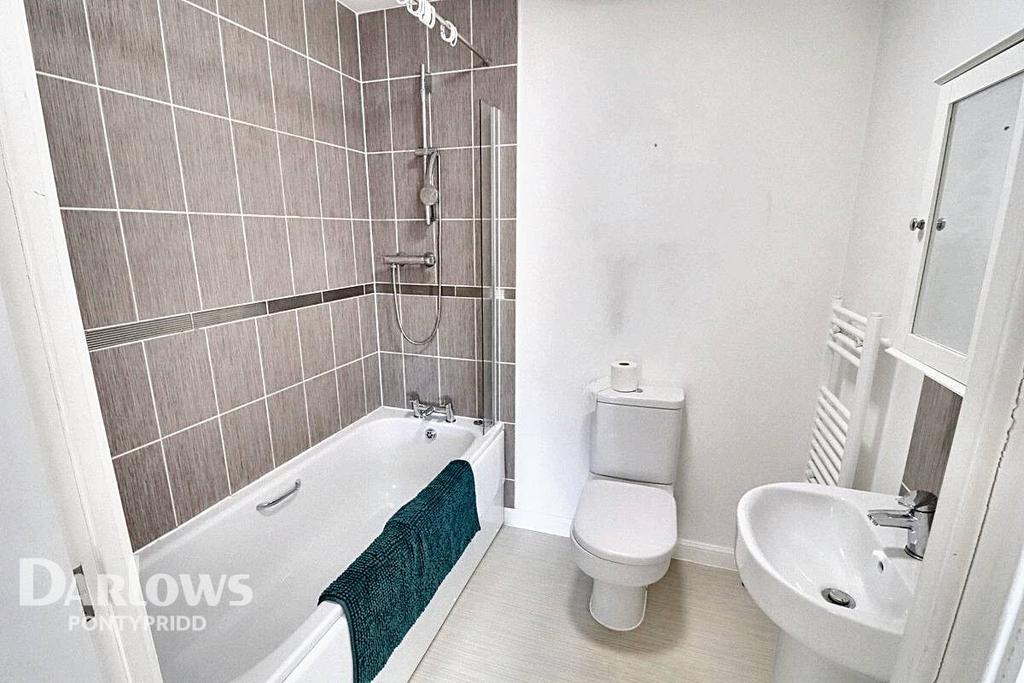 Heol Gruffydd, Pontypridd 1 bed apartment - £100,000