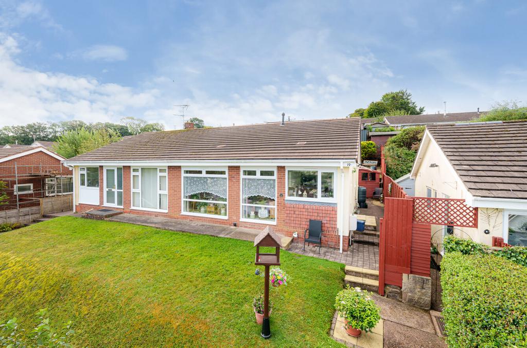 Anstey Crescent, Tiverton, Devon, EX16 2 bed bungalow - £225,000