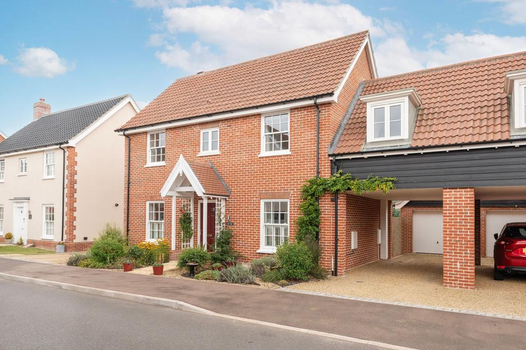 Eccles Way, Holt 4 bed link detached house - £425,000