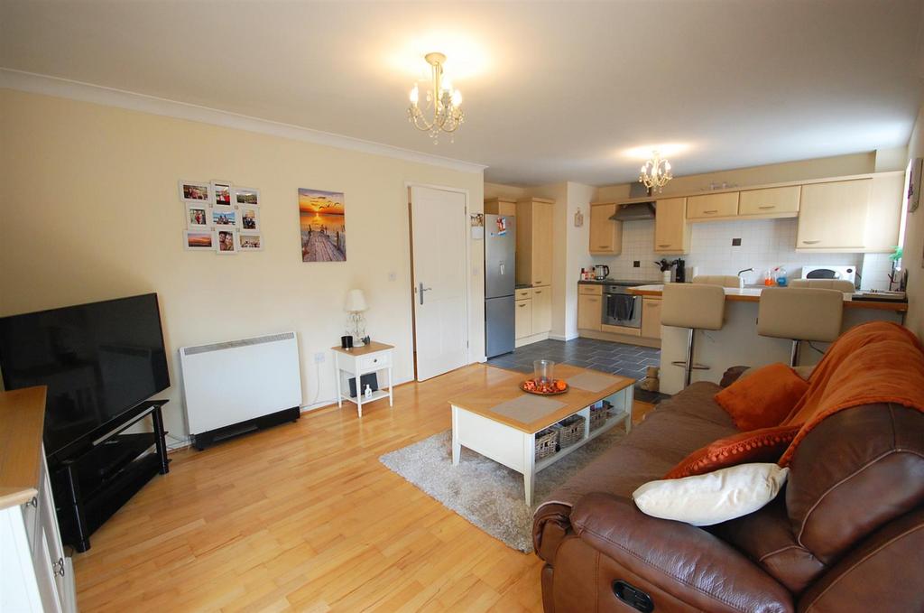 Bridgwater Road, Middlesex HA4 1 bed apartment - £290,000