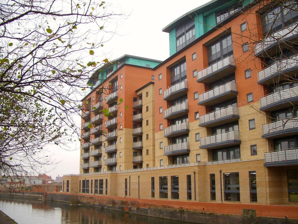 Bath Lane, Leicester LE3 2 bed flat - £1,100 pcm (£254 pw)