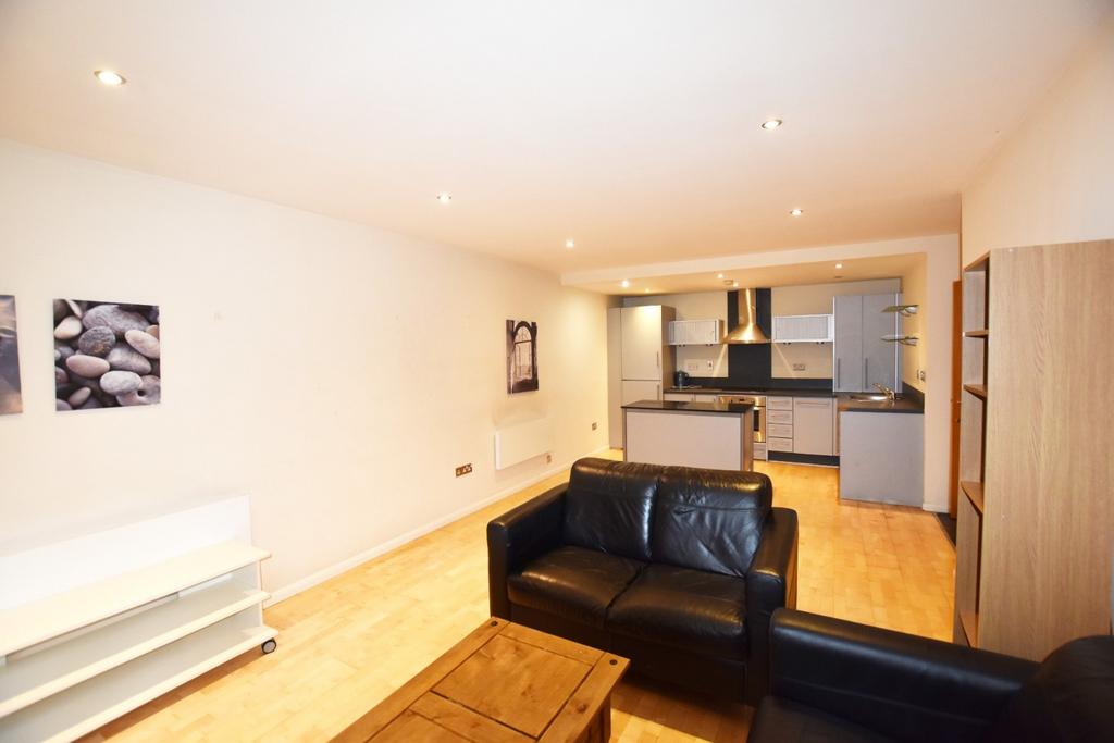 One Fletcher Gate, Adams Walk... 2 bed apartment - £1,150 pcm (£265 pw)