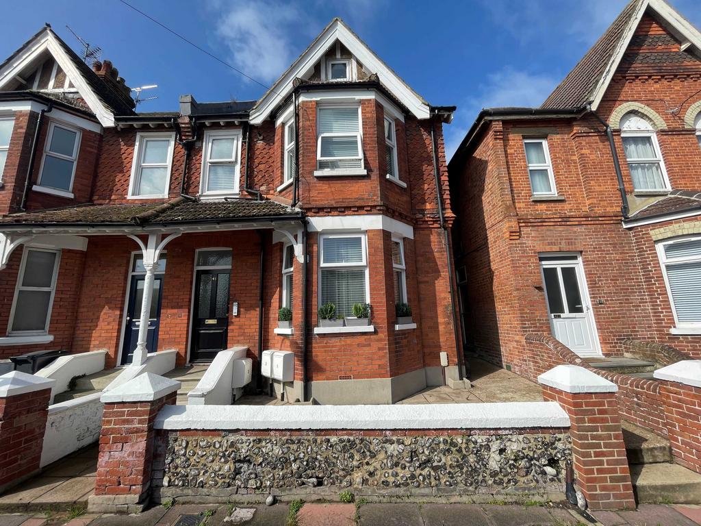 Hurst Road, Eastbourne BN21 1 bed ground floor flat - £1,050 pcm (£242 pw)