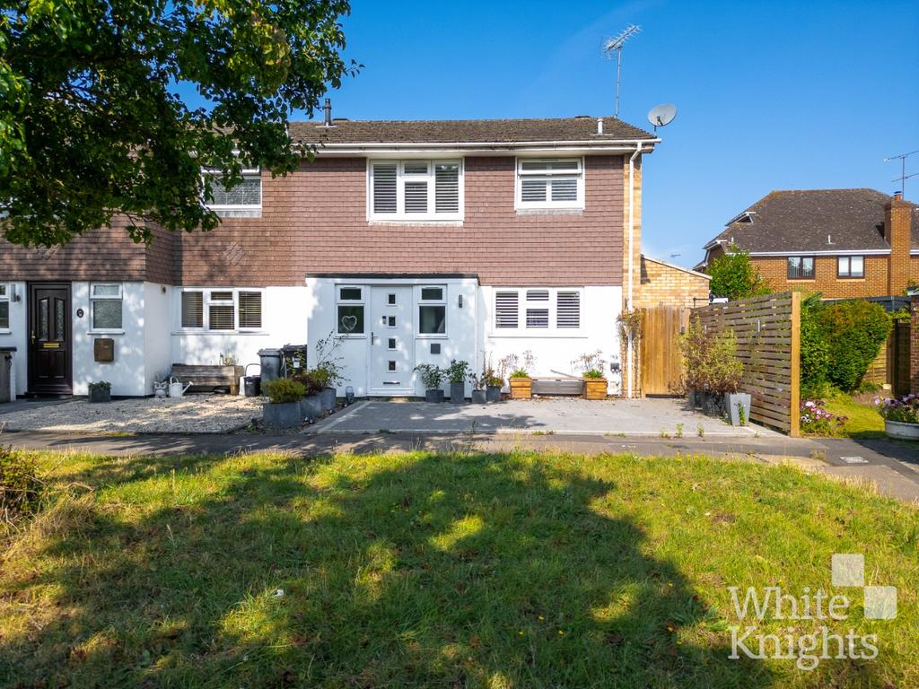 Pitford Road, Reading RG5 3 bed semi-detached house - £475,000