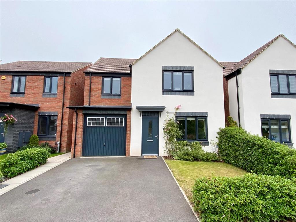 Wooding Drive, Telford TF3 4 bed detached house - £325,000