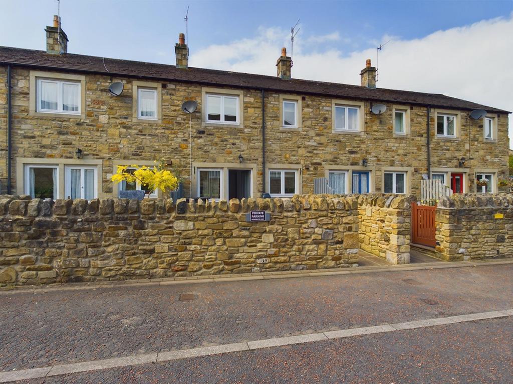Tufton Place, Skipton, BD23 2 bed townhouse - £775 pcm (£179 pw)