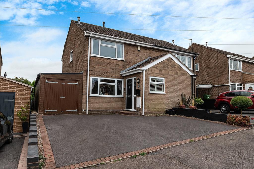 Cherry Tree Avenue, Derbyshire DE56 3 bed semi-detached house - £250,000