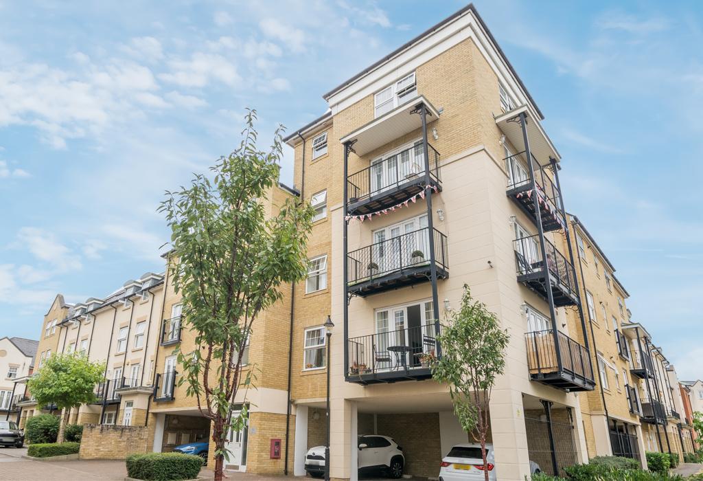 Waterloo House, Bromley, Kent 1 bed apartment - £275,000