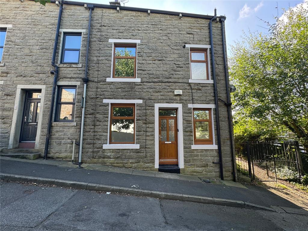 Green Hill Road, Bacup, Rossendale, OL13 3 bed end of terrace house - £ ...