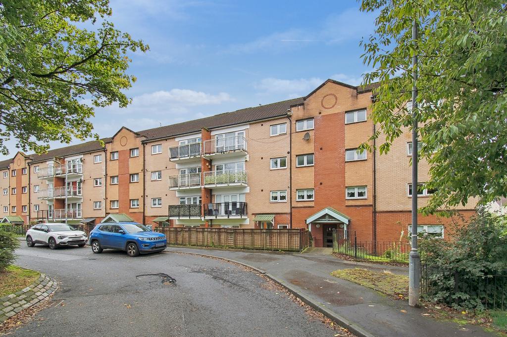 Vaila Street, Flat 2/1, Cadder... 3 bed flat - £1,000 pcm (£231 pw)